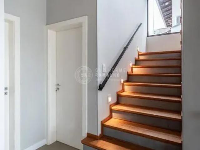 Casa moderna à venda em condomínio fechado com 03 dormitórios 01 suíte + 02 demi suítes no Condomí