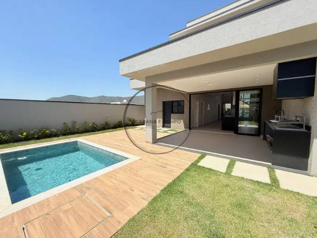 Casa Moderna à venda no Vista da Serra – 3 Suítes e Área Gourmet em Atibaia