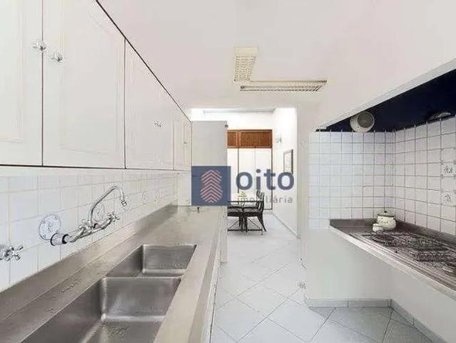 Casa modernista no Pacaembu