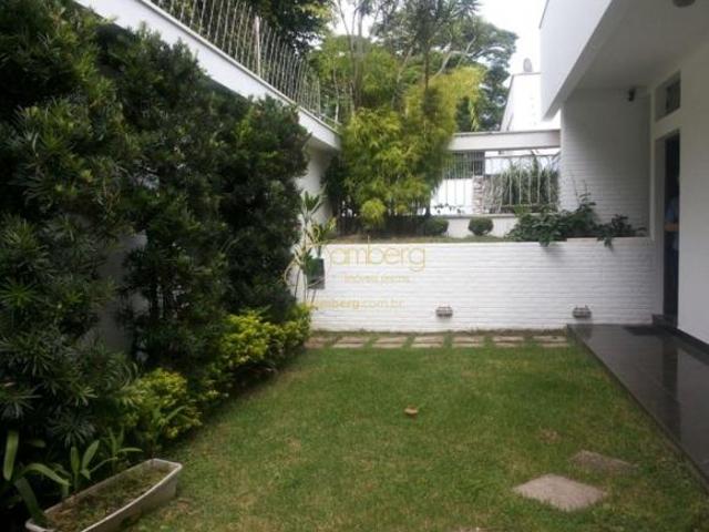 Casa Moema Jardim Novo Mundo,3 quartos, suíte, quintal,3 vagas cobertas