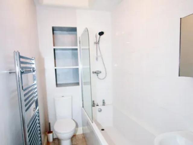 Casa Mofongo, 171 Coldharbour Lane, Myatt's Fields, London, SE5 9NY, United Kingdom | Room for rent #154591950 | Rentberry