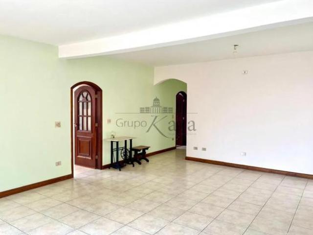Casa Monte Castelo 3 Dormitórios 153m²