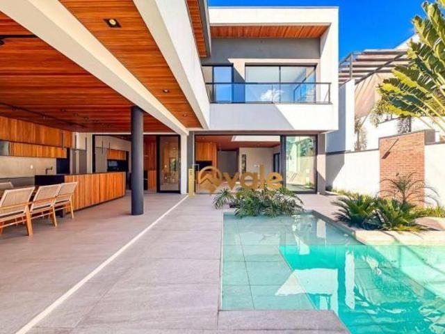 Casa Montserrat Urbanova à venda 4 suítes e 530m² elevador e privacidade