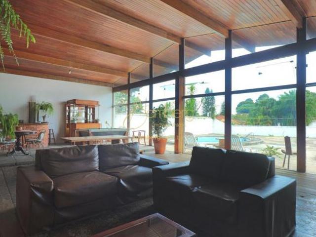 CASA MORUMBI 3 SUÍTES