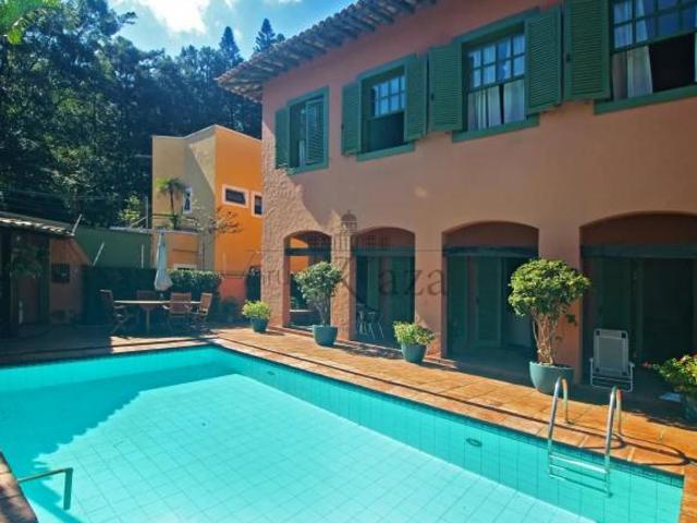 Casa Morumbi 4 Dormitórios 302m²
