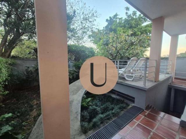 Casa Morumbi 4 Dormitórios com closet R$ 1.100.000,00 Super bem conservada!
