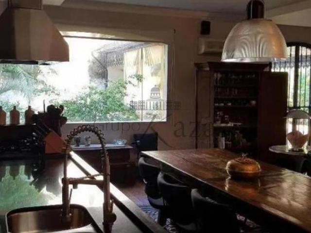 Casa Morumbi 6 Dormitórios 1.200m² ZCOR1