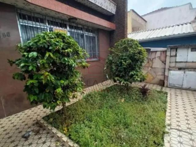 Casa na Mooca, 230m2, terreno 264m2, 03 quartos sendo 01 suíte e garagem para 04 carros