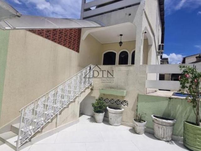Casa na Mooca 5 dormitórios, 4 vagas, piscina