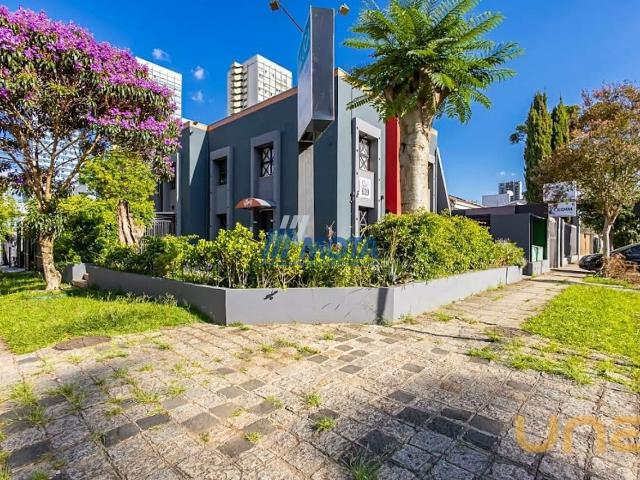 Casa na Atílio Bório Alto da Rua XV Curitiba PR, aluguel por R$ 18.000