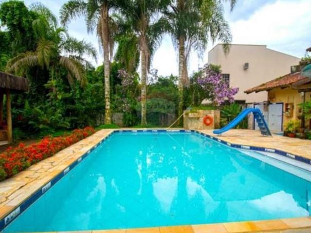 Casa na Barra do Una em terreno com acesso por duas ruas, privacidade em localização exclusiva