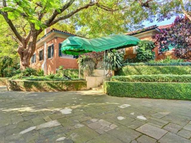 Casa na Beira da Represa no Guarapiranga em São Paulo SP