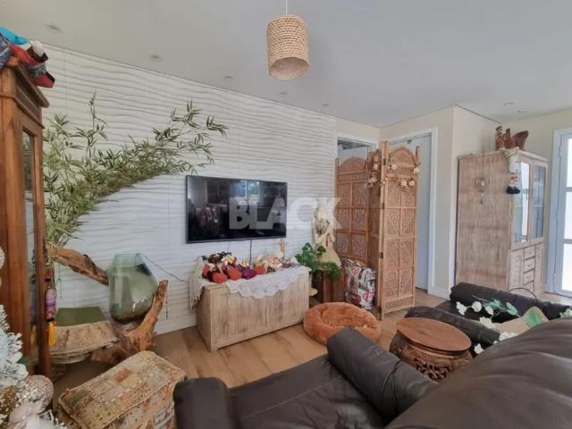 Casa na beira do rio Torres RS