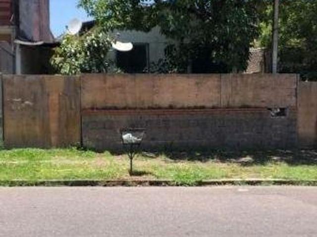 CASA NA CAVALHADA 2 DORM PRECISANDO REFORMA GERAL EM TERRENO DE 220m²