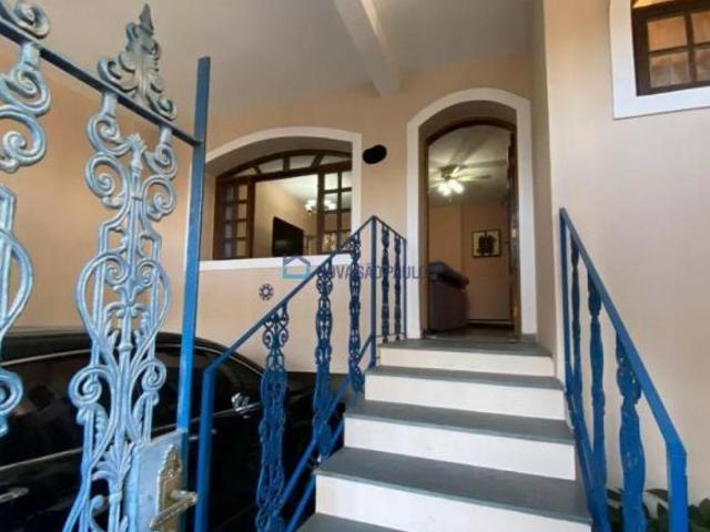Casa na Chácara Inglesa com quintal e ótima localização