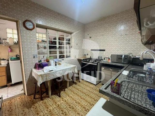Casa na Chácara Sto Antonio 210m2, 4 quartos, 1 suite, 3 salas, 4 banheiros, 2 vagas e churrasqueira