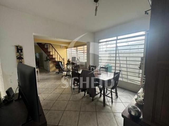 Casa na Chácara Sto Antonio 210m2, 4 quartos, 1 suite, 3 salas, 4 banheiros, 2 vagas e churrasqueira