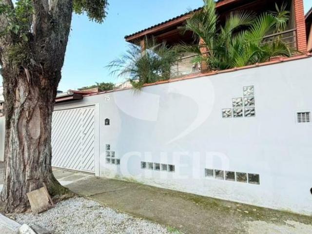 Casa na Cidade Dutra a venda com 257 m² construídos, 3 dormitórios e 4 vagas de garagem