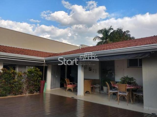 Casa na Fazenda São Quirino | 252m² | Lareira e Home Cinema