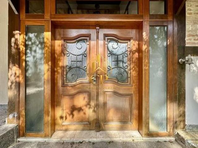 Casa em condomínio à venda na Granja Viana com 5 dormitórios sendo 3 suítes e vista permanente