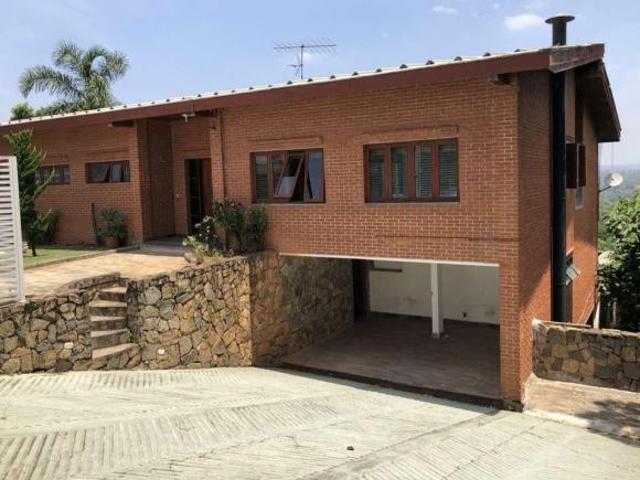 Casa na Fazendinha próx. Portaria 4 dorms /2 sutes Vista! Lareira, piscina e salão festas!