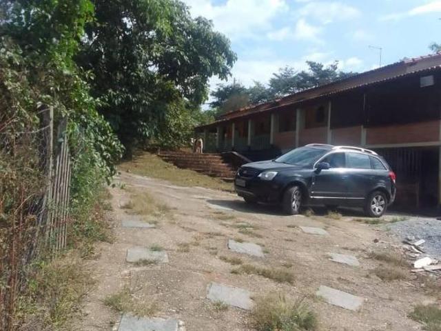 CASA NA FAZENDINHAS DO BARÃO