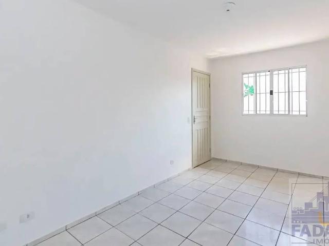 Casa na Franklin Soares Gomes Uberaba Curitiba PR, aluguel por R$ 2.800