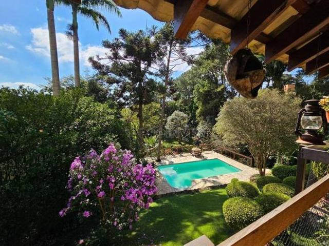 Casa na Granja Viana!