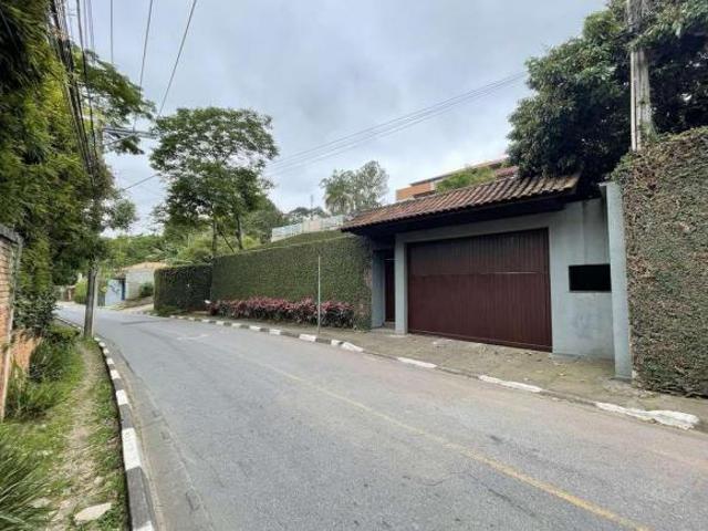 Casa na Granja Viana 4 dormitórios / 2 suítes, piscina, gourmet, hóspedes /.