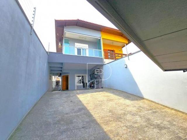 Casa na Granja Viana! 4 dorms 2 suítes + edícula!