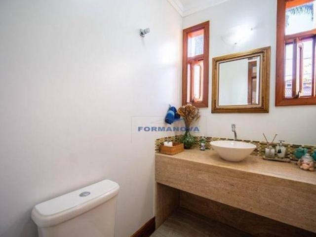 Casa na Granja Viana à VENDA com 5 Suítes, Piscina Aquecida, Sistema Solar na Fazendinha Carapicuí