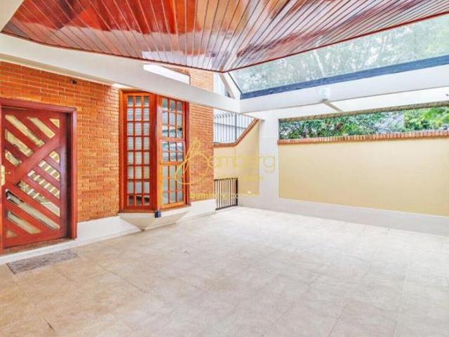 Casa na Granja Julieta, com 4 dormitórios sendo 3 suítes, 2 vagas, lazer