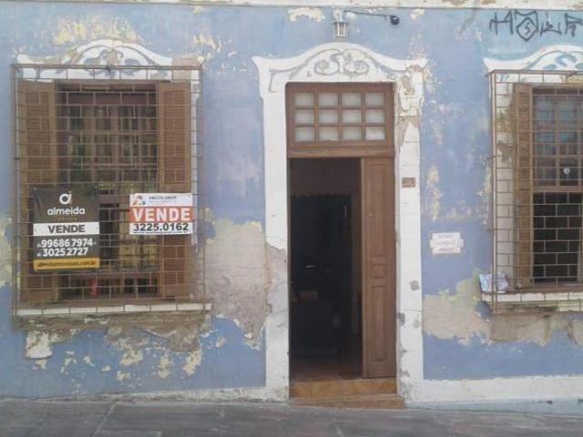 Casa na Histórica e conhecida Vila Belga, localizada próxima da Escola Manoel Ri