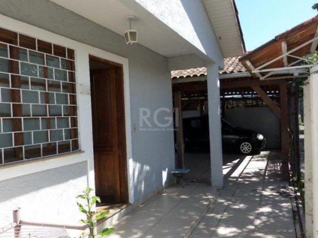 Casa na Hípica com 3 dormitórios e 2 vagas