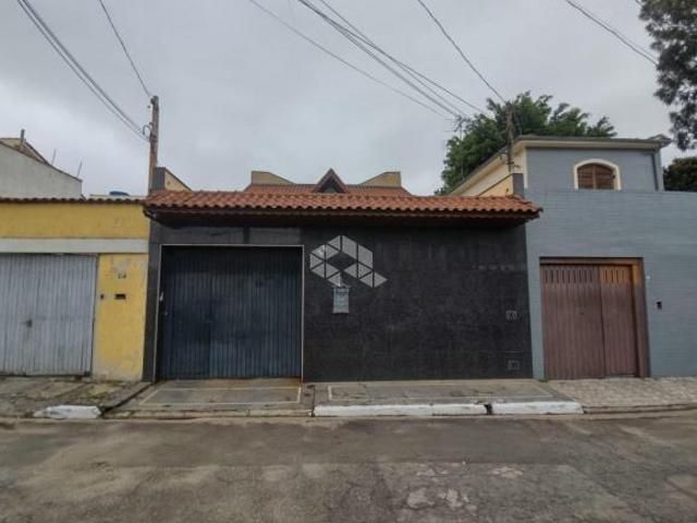 CASA NA PENHA COM 3 QUARTOS