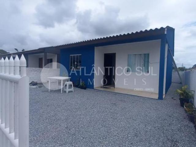 Casa na Praia com 2 Quartos, 1 banheiro, Sala, cozinha, área de serviço