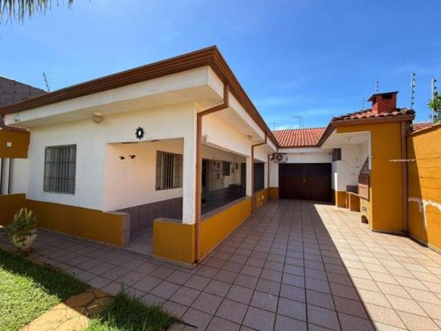 Casa na praia com 2 quartos e área gourmet em Itanhaém