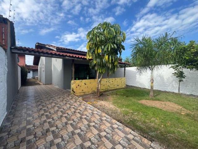 Casa na praia com 2 quartos e piscina em Peruíbe