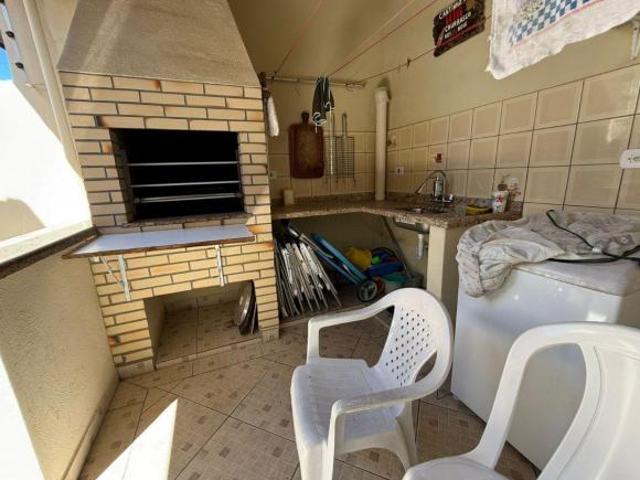 Casa na praia com 3 quartos e churrasqueira em Peruíbe