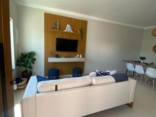 Casa na praia com 3 quartos e piscina em Peruíbe