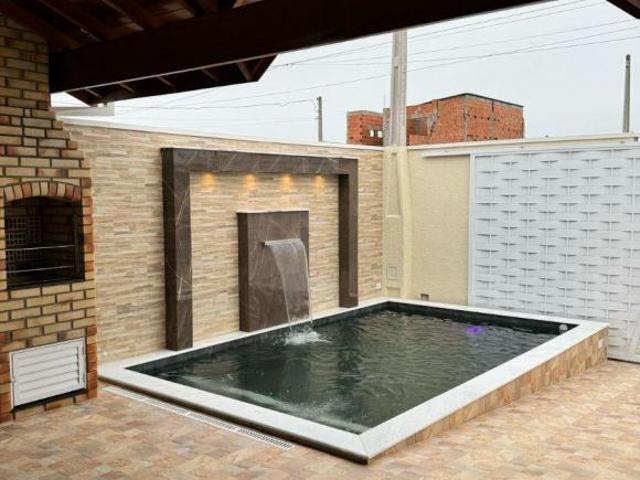Casa na praia com piscina e 2 quartos em Peruibe