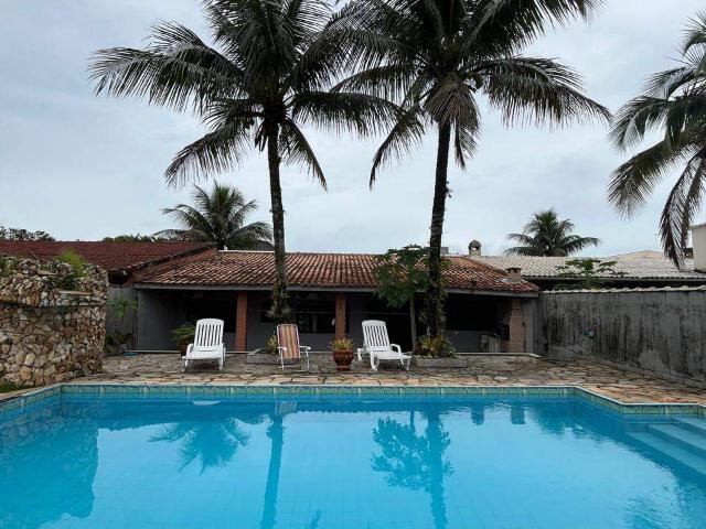 Casa na Praia com Piscina e Cascata = Beach House with Pool and Waterfall