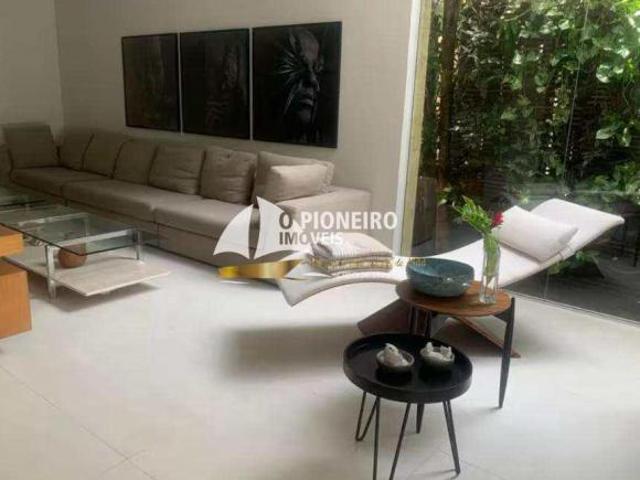 Casa na Praia da Baleia, disponível para venda e locação