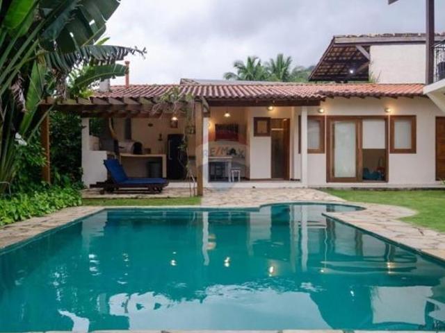 Casa na praia da Feiticeira a apenas 2 minutinhos caminhando até a praia