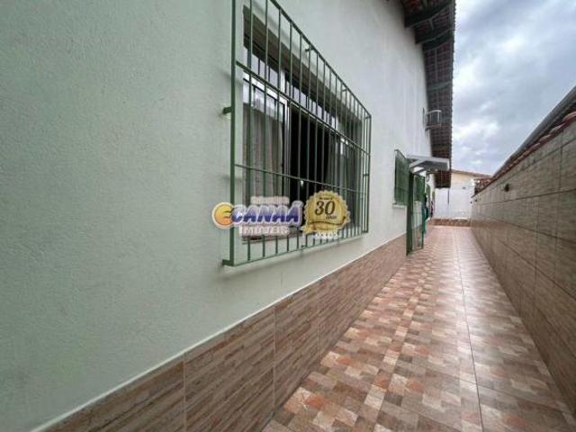 Casa na Praia de Mongaguá. 3 dormitórios com Piscina. Pertinho do MAR