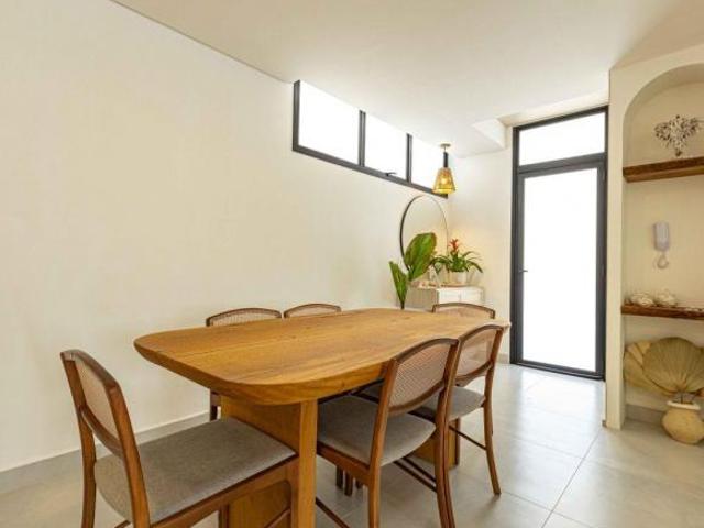 CASA NA PRAIA EM CONDOMÍNIO FECHADO