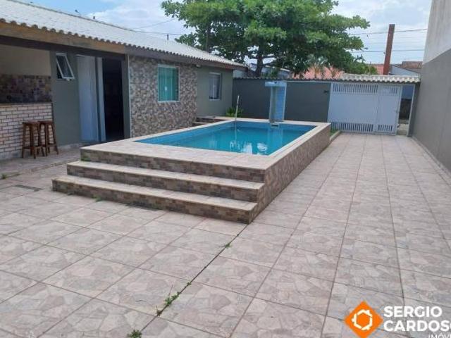CASA NA PRAIA EM LOTE INTEIRO 250M²! PISCINA E CHURRAQUEIRA 300M DO MAR!