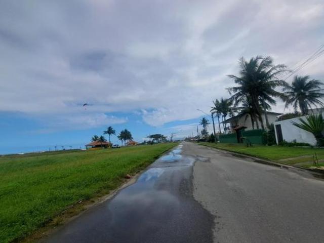 Casa na Praia para Venda em Itanhaém, Cibratel II, 3 dormitórios, 1 suíte, 2 banheiros, 4 vagas