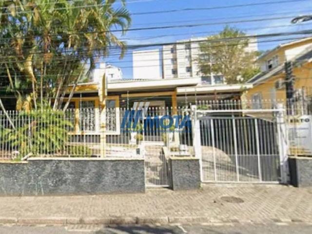 Casa na Presidente Carlos Cavalcanti São Francisco Curitiba PR, aluguel por R$ 5.000