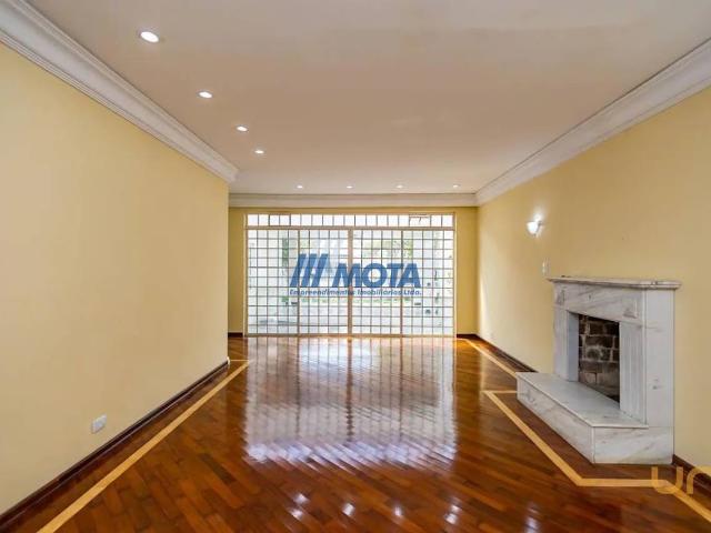 Casa na Presidente Washington Luiz Jardim Social Curitiba PR, aluguel por R$ 11.900